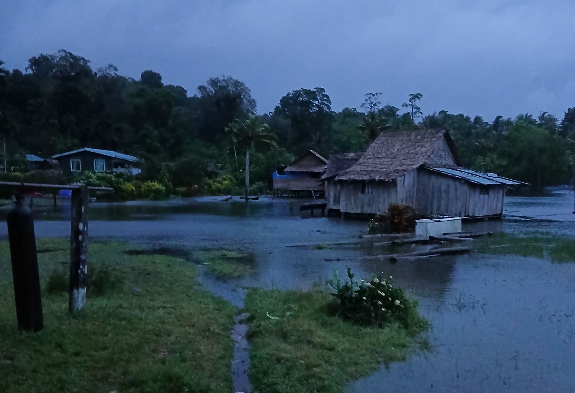 Sinking shores: The quiet struggle of Kinamara village | Theislandsun